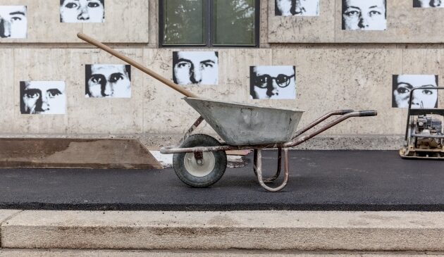 Gustav Metzgers: Travertin/Judenpech - Haus der Kunst